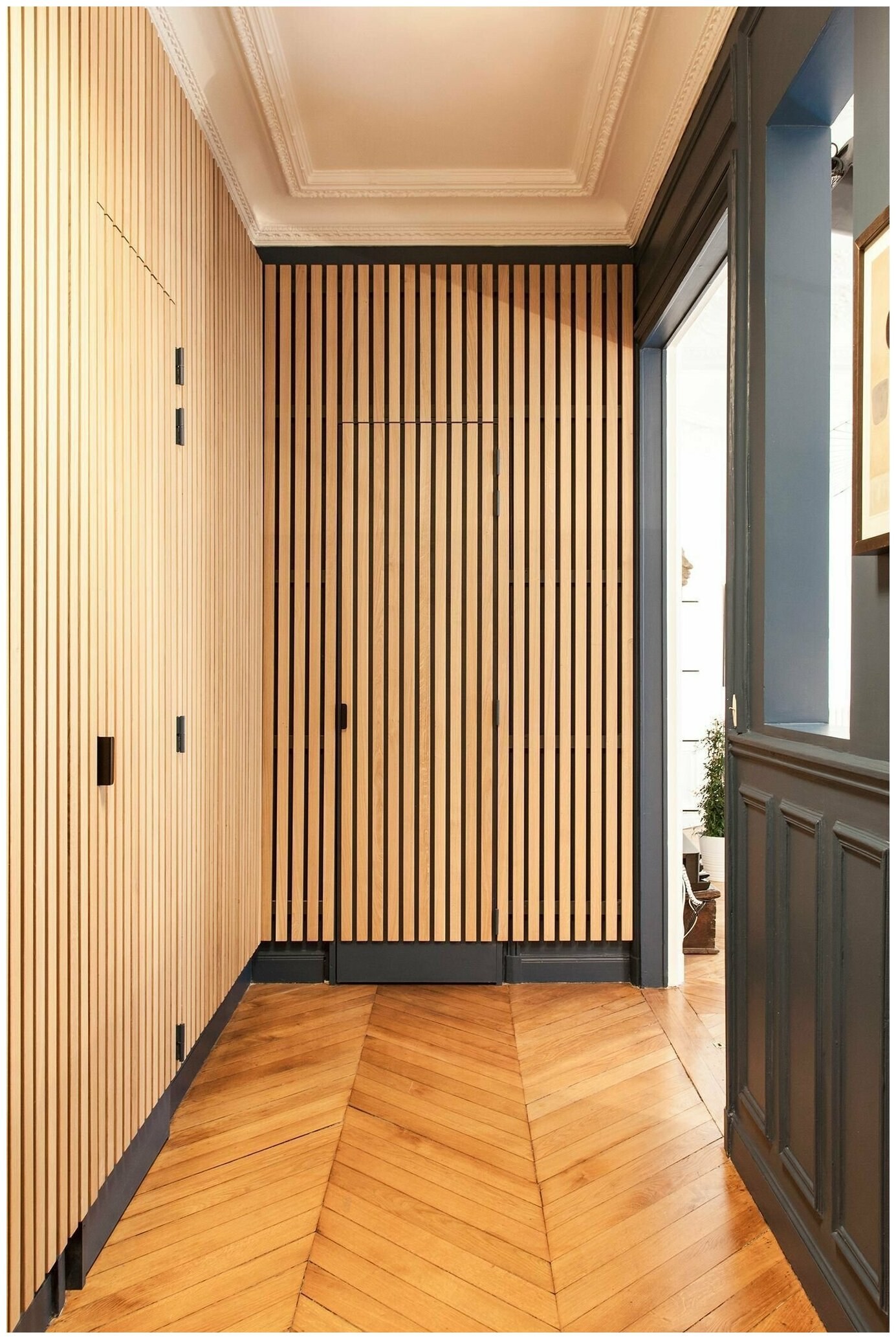 Рейки на стену в интерьере прихожей (64 фото) - красивые картинки и HD фото